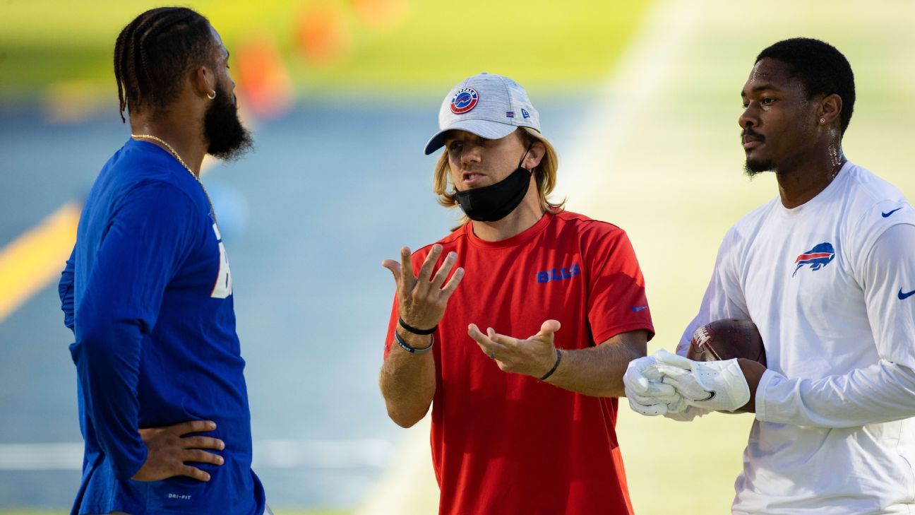 Bills assistant Chad Hall brings energy, dancing, results to dynamic WR ...