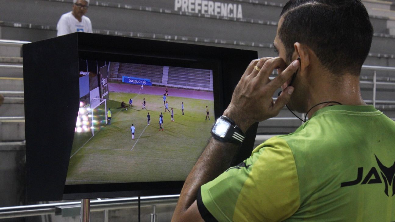 Árbitros mexicanos controlarán el VAR durante la primera final de ...