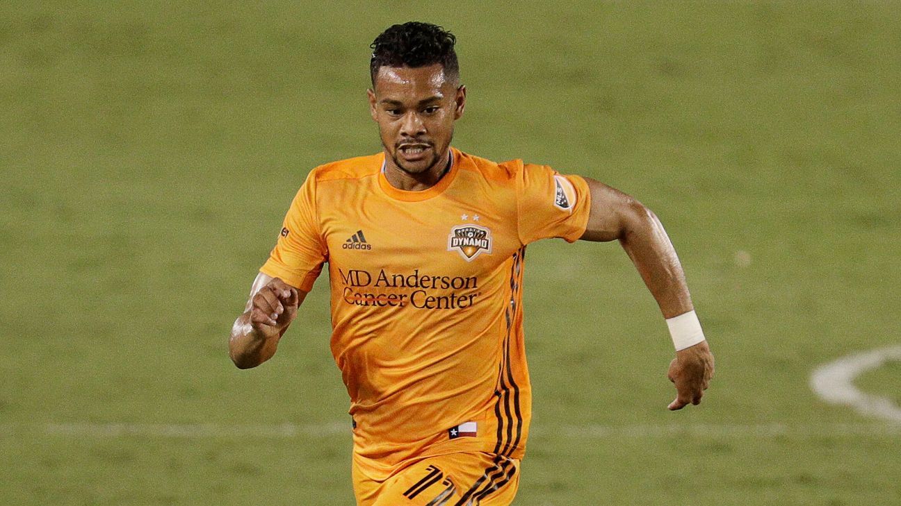 Ariel Lassiter se llena de orgullo de que aficionados de Alajuelense lo ...