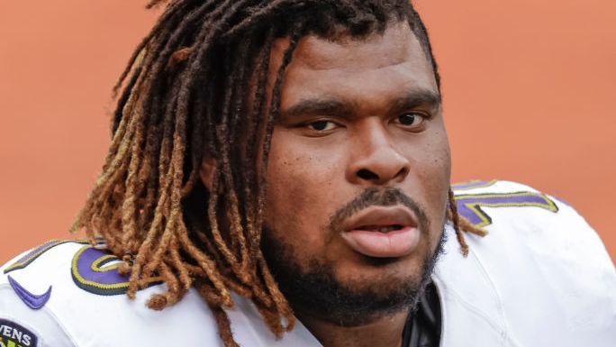 Los Miami Dolphins firman al liniero ofensivo D.J. Fluker - ESPN