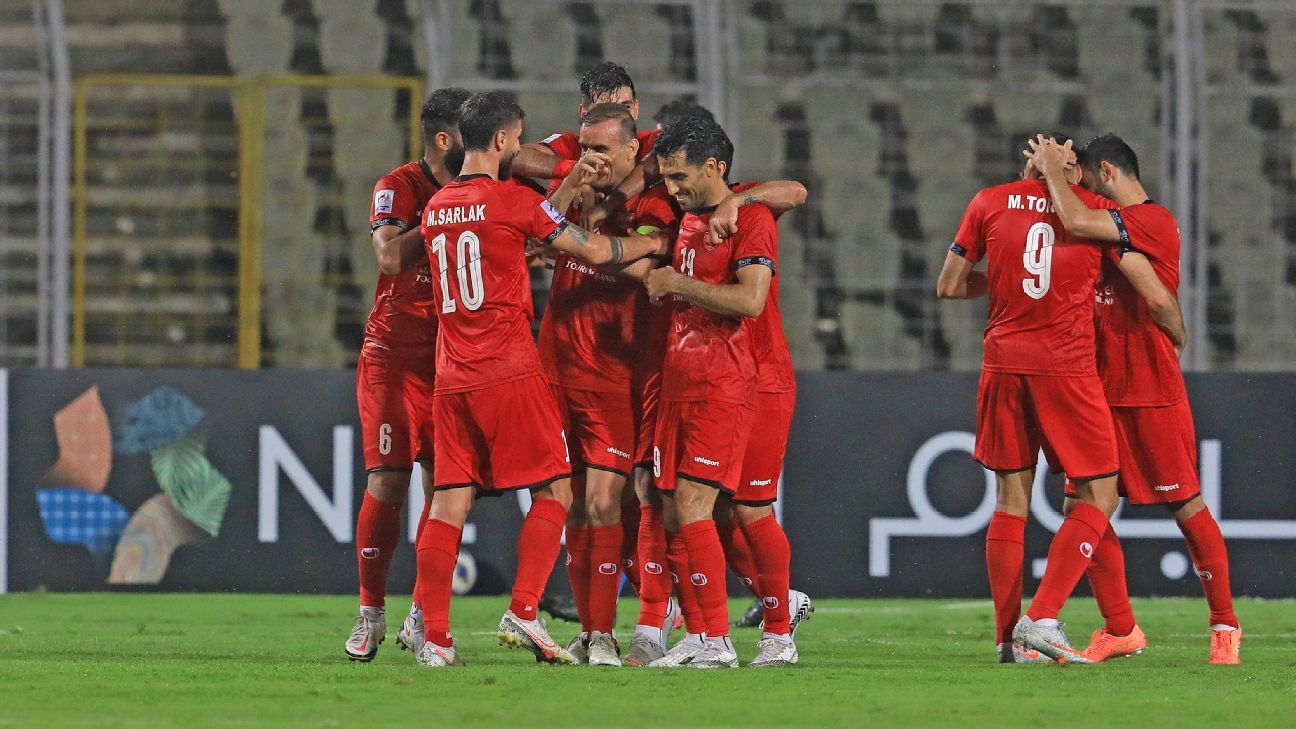 Persepolis hold nerve on final day to win record 7th Iranian league ...