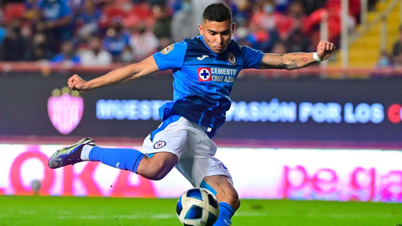 Juan Reynoso da descanso a Orbelín Pineda y Luis Romo, Rómulo Otero ...