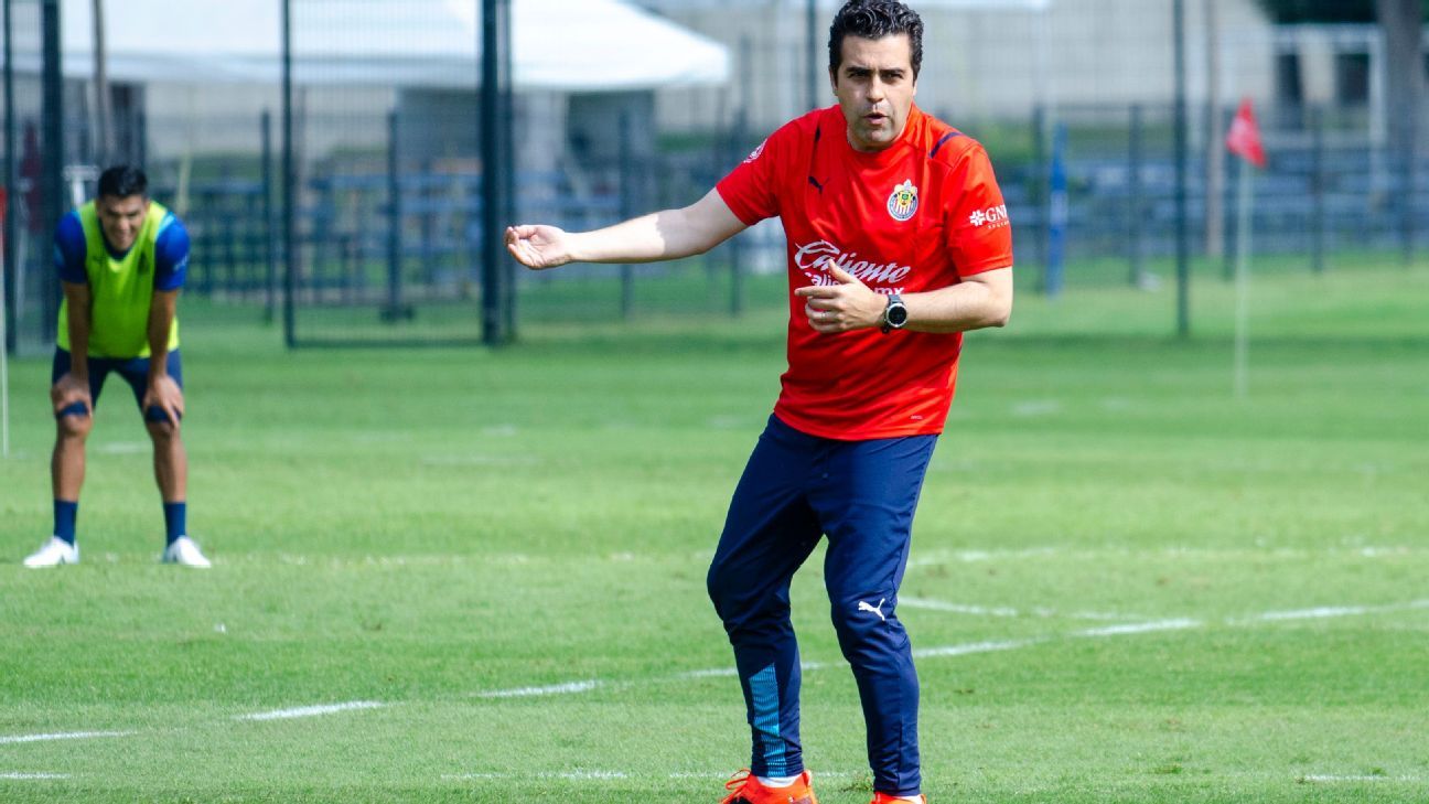 Cesár Luis Menotti: Leaño es un 'loco' del futbol y no le queda grande ...