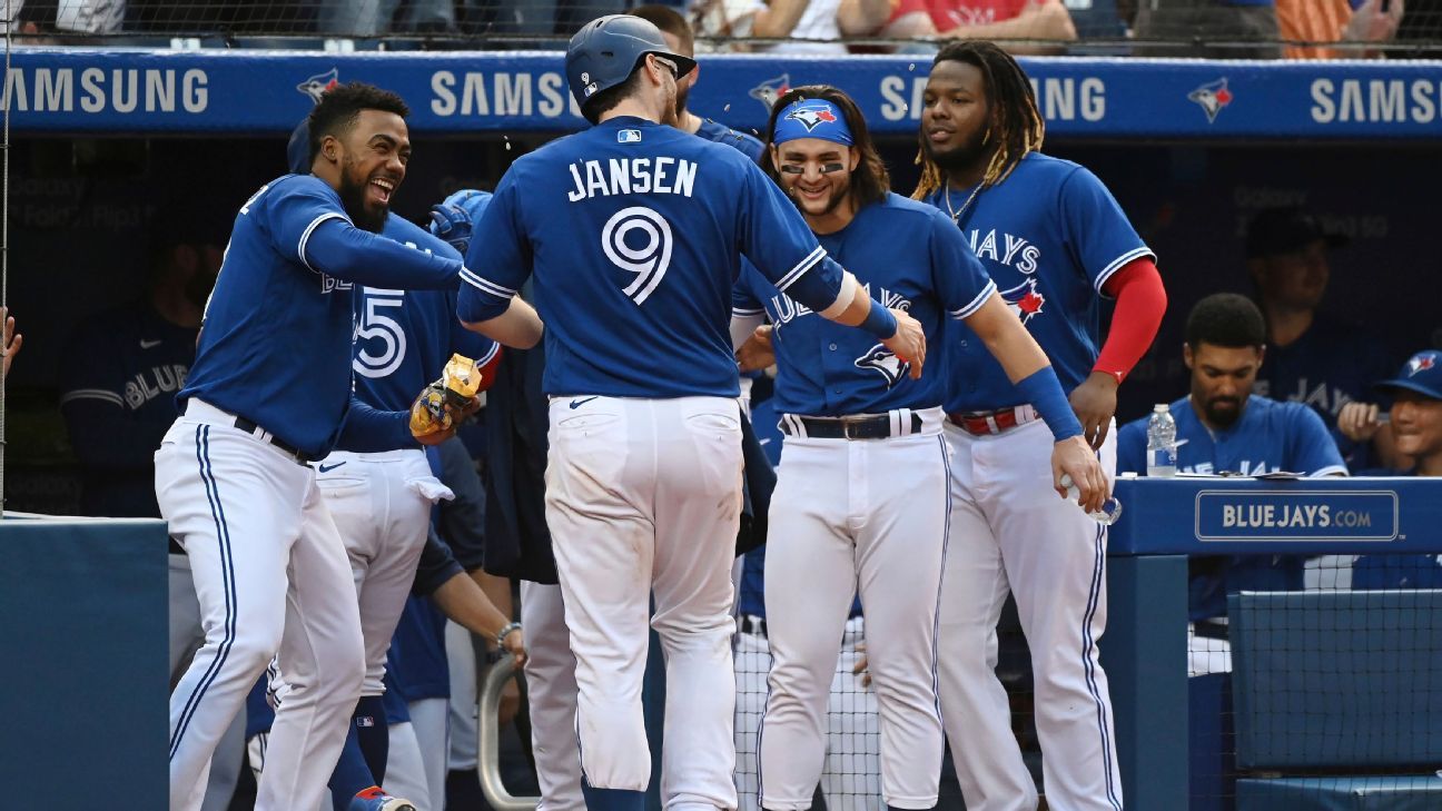 Azulejos: Cátcher Danny Jansen, fuera 2 semanas por fractura de muñeca ...