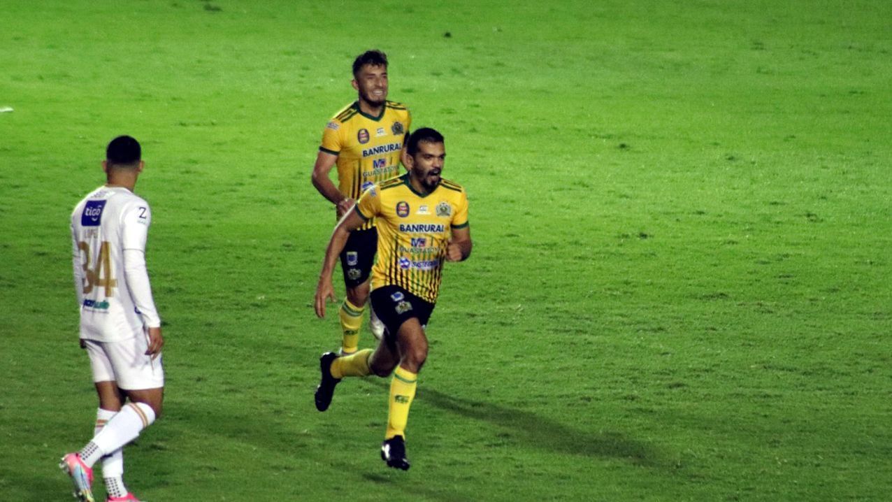 Marco Rivas le arruina la noche a Comunicaciones y Guastatoya sigue invicto