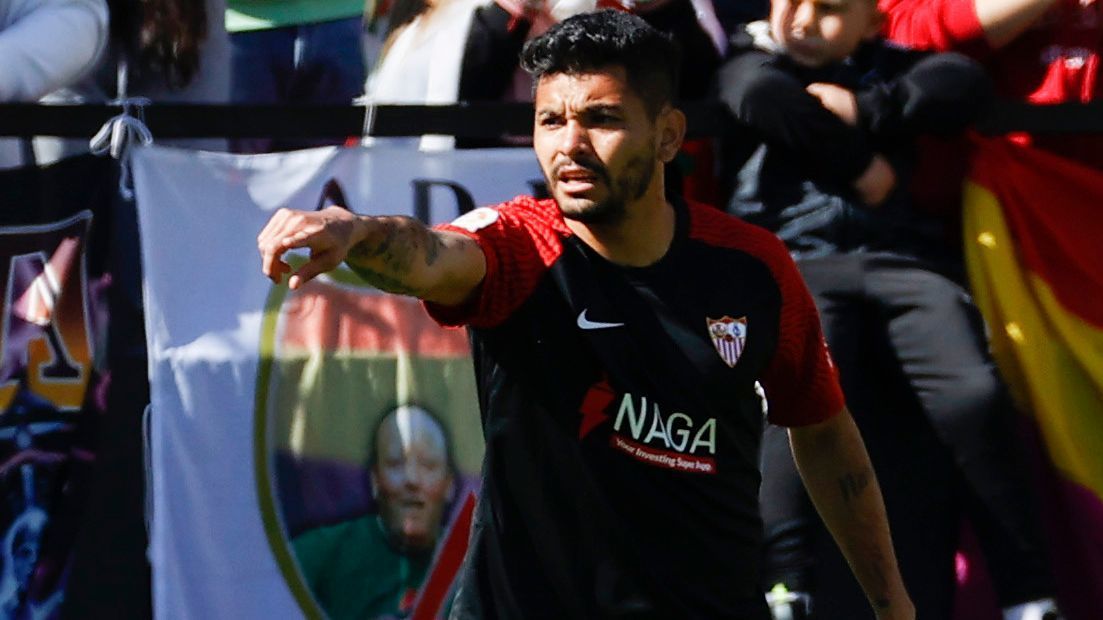 'Tecatito' catapulta al Sevilla en México, donde cuentan con 24 ...