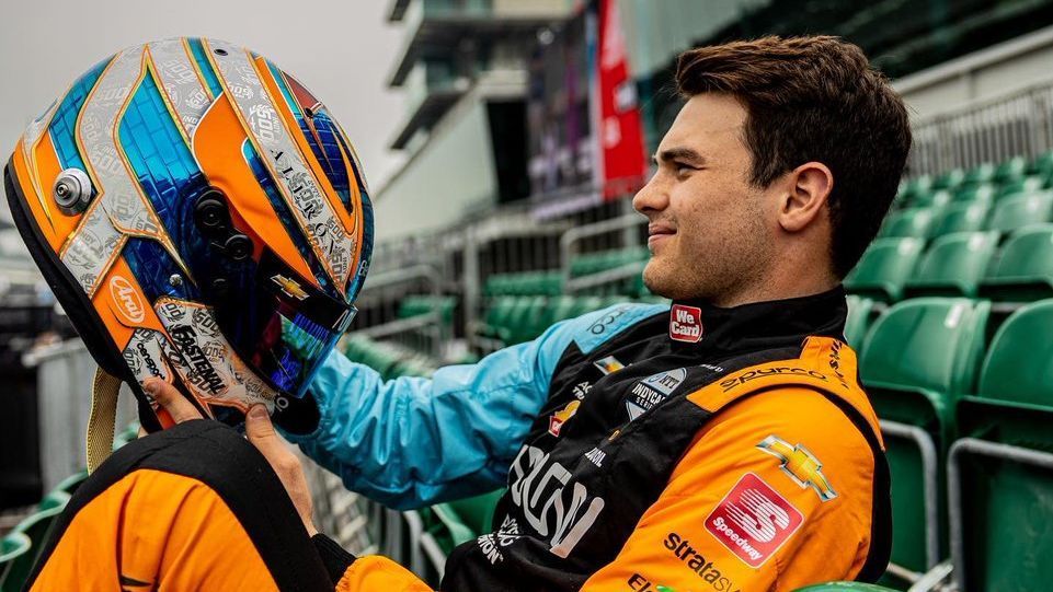 Pato O'Ward presento su casco especial para la Indy500 - ESPN