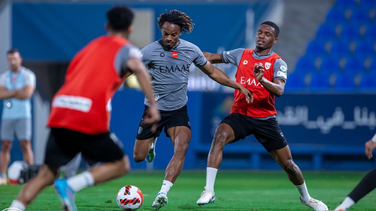 André Carrillo volvió a entrenar en su club e ilusiona a la Selección ...