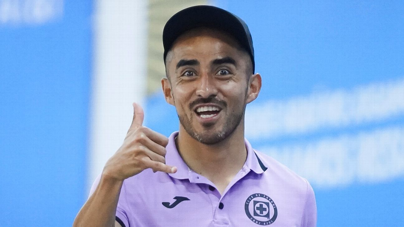 Cruz Azul: Afición continúa con "fuera 'Cata'" y "fuera Baca" en el ...