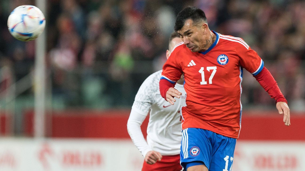 Gary Medel descartó un retorno a la UC y dijo que quiere "morir con la ...