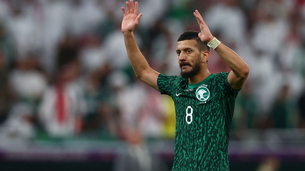 El jugador de Arabia, Abdulelah Al-Malki, sumó segunda amarilla y no ...