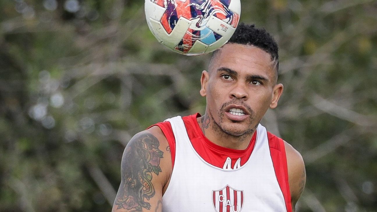 Juan Carlos León: "Jonatan Álvez era una posibilidad, pero lo económico ...