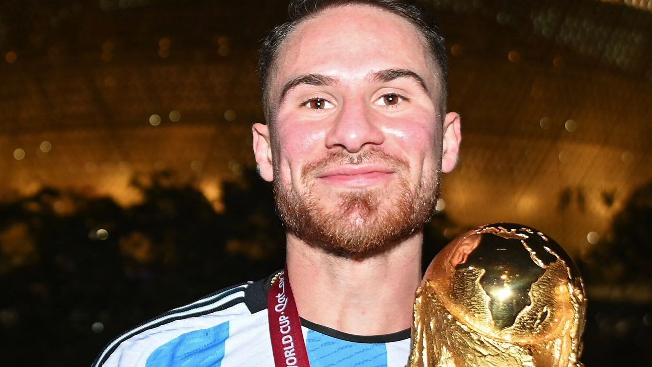 Alexis Mac Allister: "Es un orgullo muy grande poder ayudar a Messi a ...