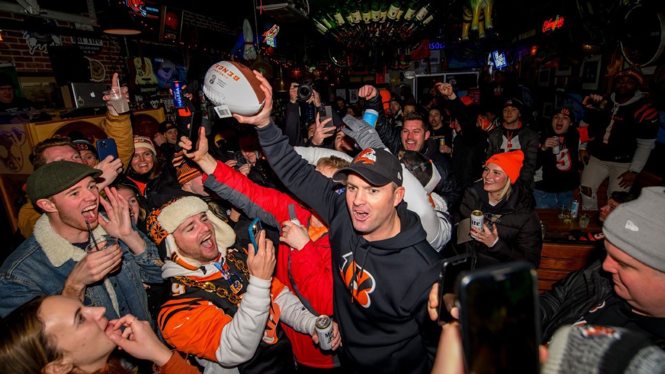 Bengals coach Zac Taylor gives game ball to local bar - ESPN