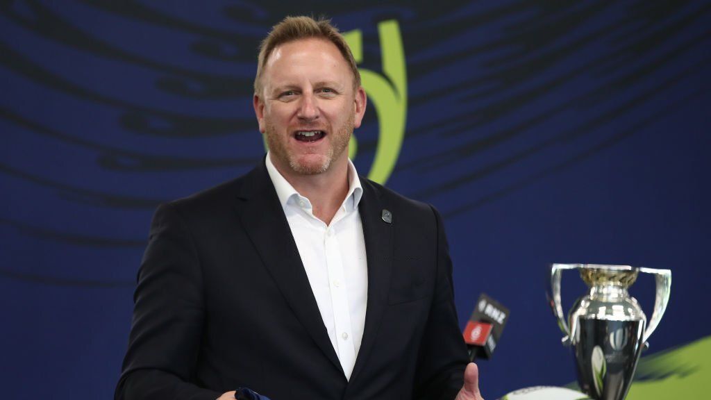 El CEO de World Rugby celebró la decisión de la RFU de bajar la altura ...