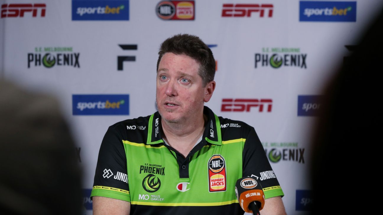 NBL Simon Mitchell steps down as South East Melbourne Phoenix coach - ESPN
