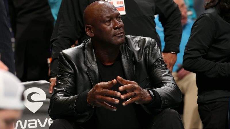 MVP como jugador, fiasco como dueño: Michael Jordan tira la toalla al ...