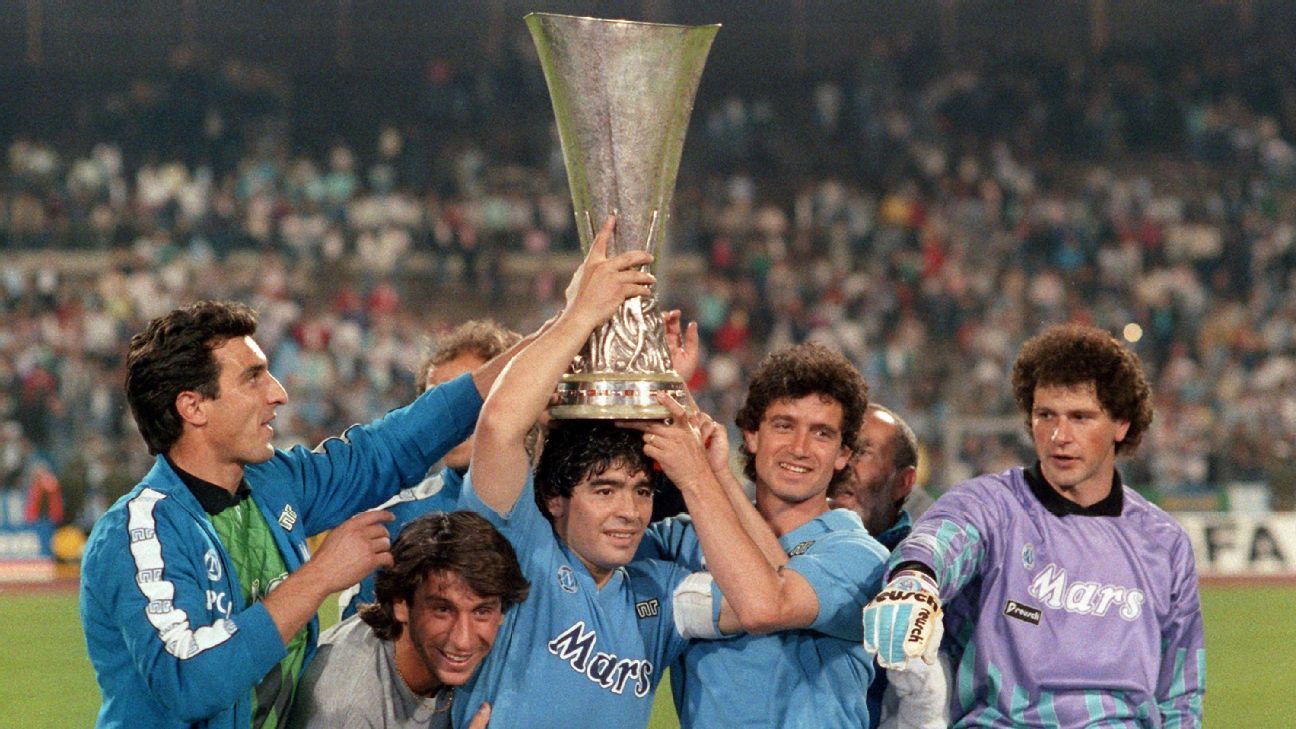 Los títulos de Napoli, el club que reescribió su historia desde la ...