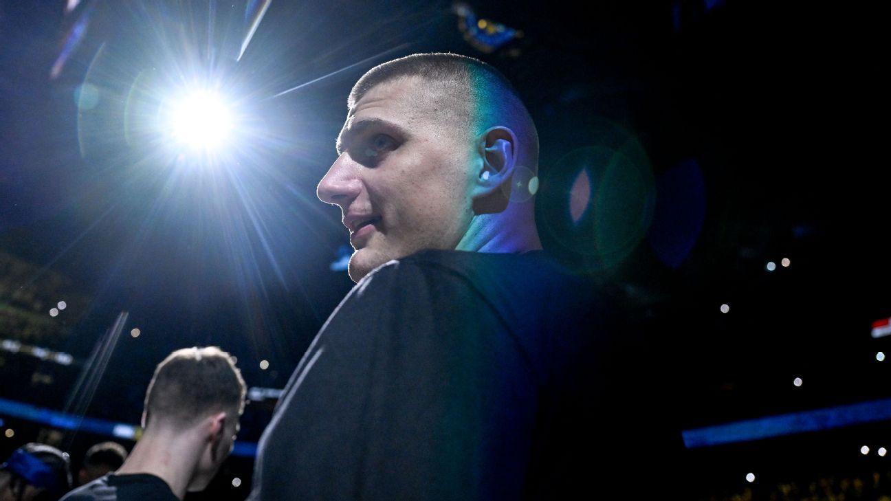 Jokic iguala Magic e fica a um triplo-duplo de recorde na NBA - ESPN