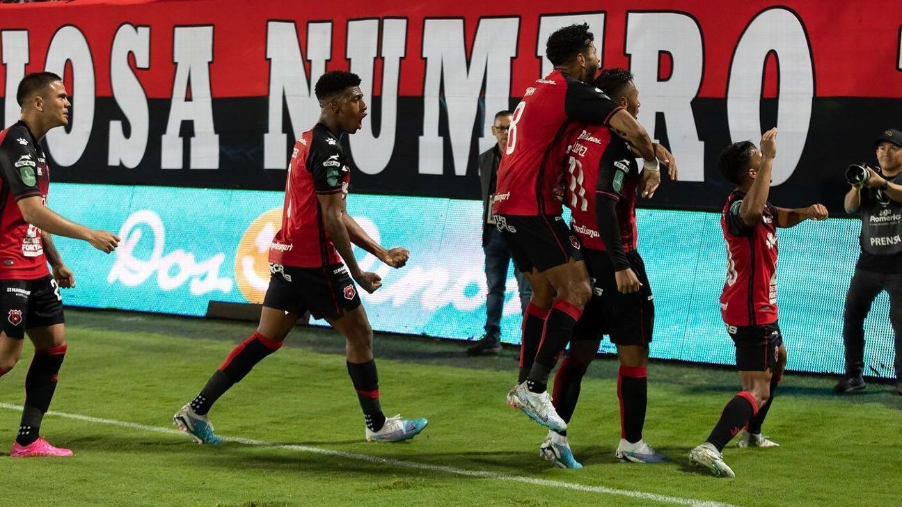 Alajuelense anuncia tres movimientos en menos de una hora - ESPN