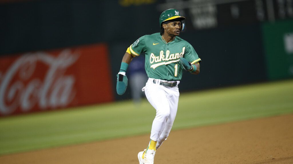 Esteury Ruiz combina su velocidad y las nuevas reglas para una ...