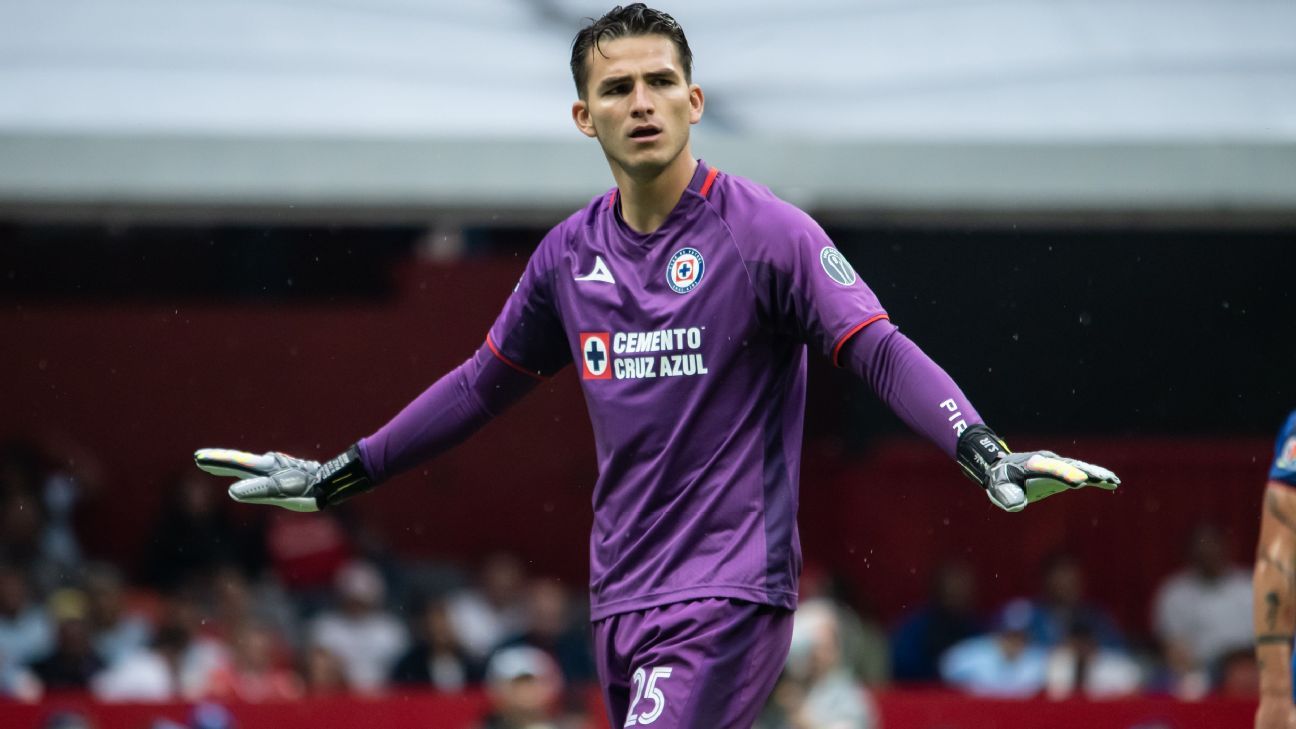 Sebastián Jurado fue expulsado por mano fuera del área - ESPN