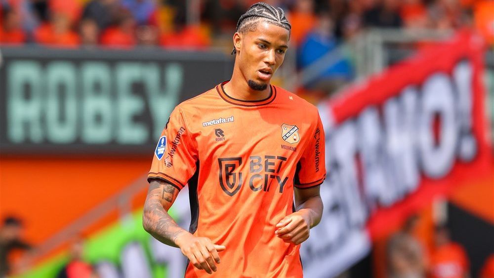 Mbuyamba sluit transfer niet uit: "Als er een hele goede kans komt, wil ...