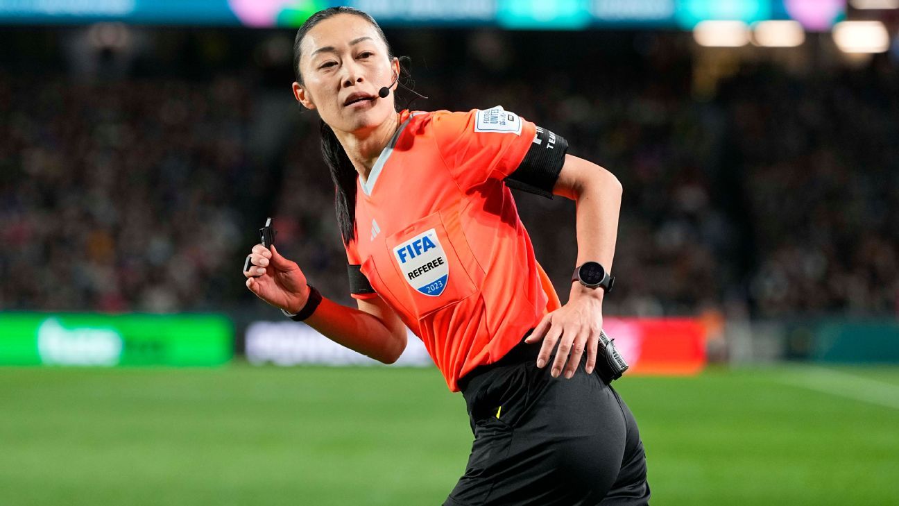 History as ref announces VAR penalty at Women's World Cup - ESPN