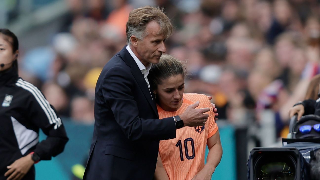 Dutch coach: Suspended Van de Donk will be missed - ESPN
