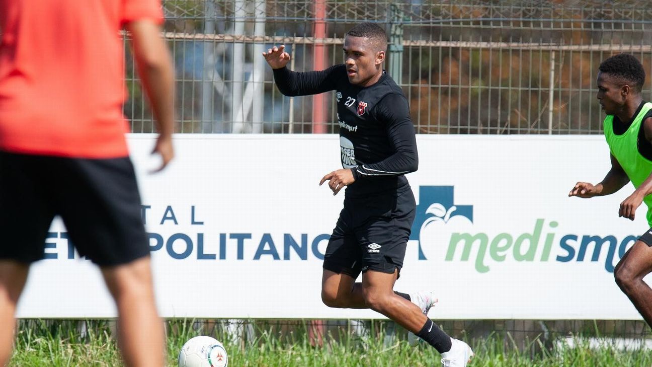 Ex figura de Alajuelense deposita fe en Ian Lawrence: "está creciendo ...