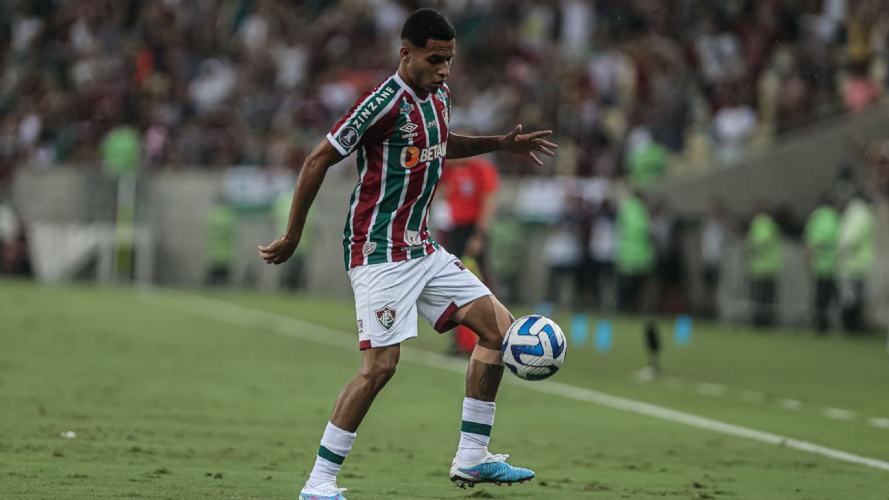 Fluminense oficializa venda de Alexsander; saiba quanto clube vai ...