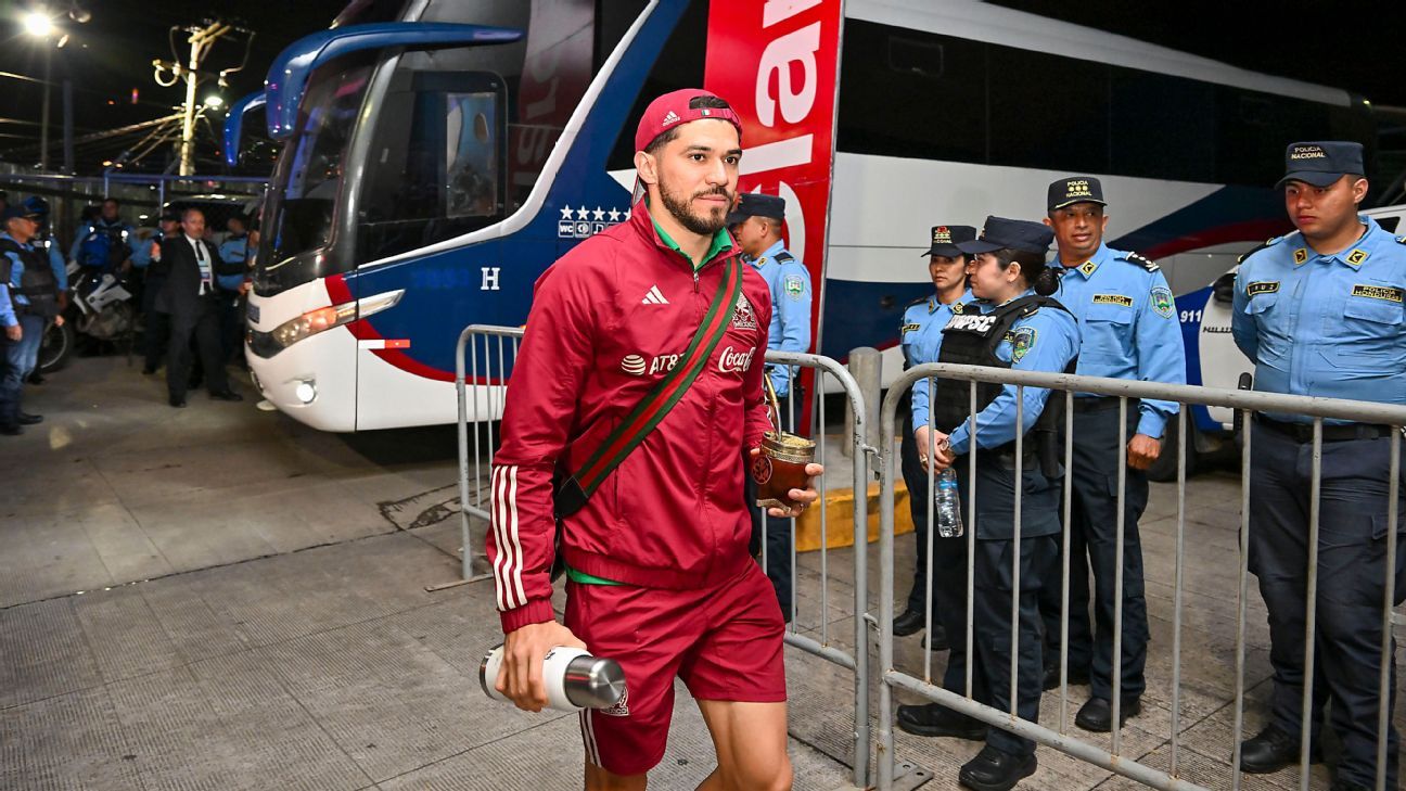 Henry Martín titular sobre Santi Giménez ante Honduras - ESPN