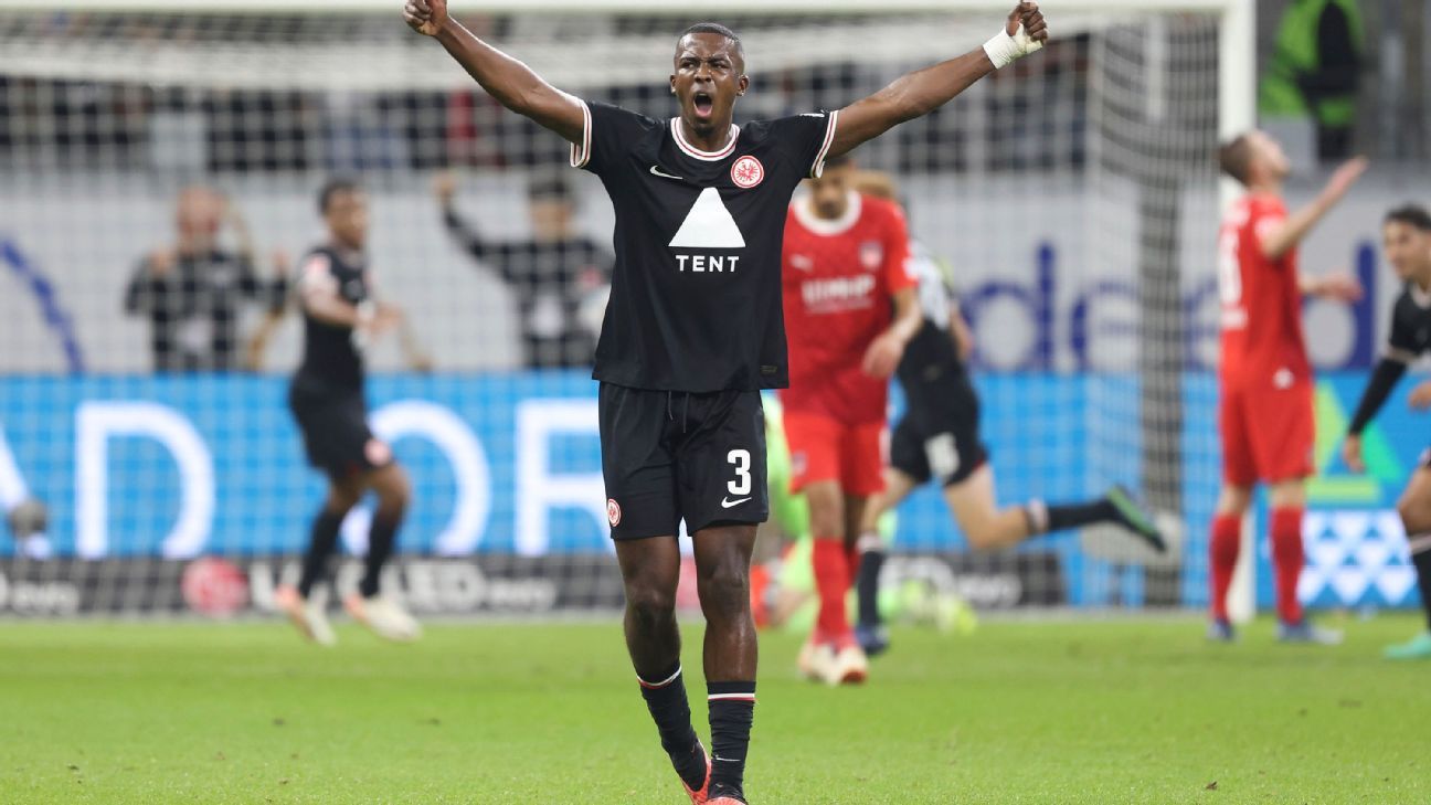 Willian Pacho se siente feliz por la etapa que vive en el Frankfurt - ESPN