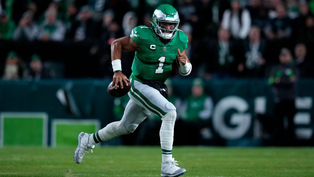 Top NFL superlatives from the 2023 regular season - ESPN