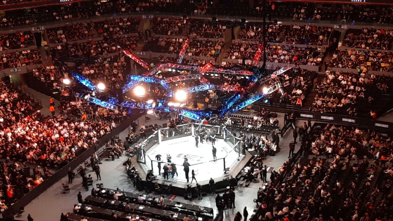 Una Arena convertida en coliseo presenció el regreso de la UFC a México ...