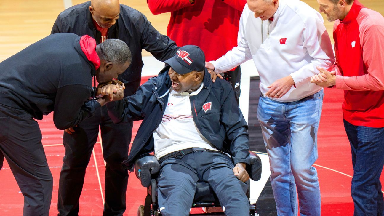 Howard Moore lauded at first Wisconsin game since 2019 crash - ESPN