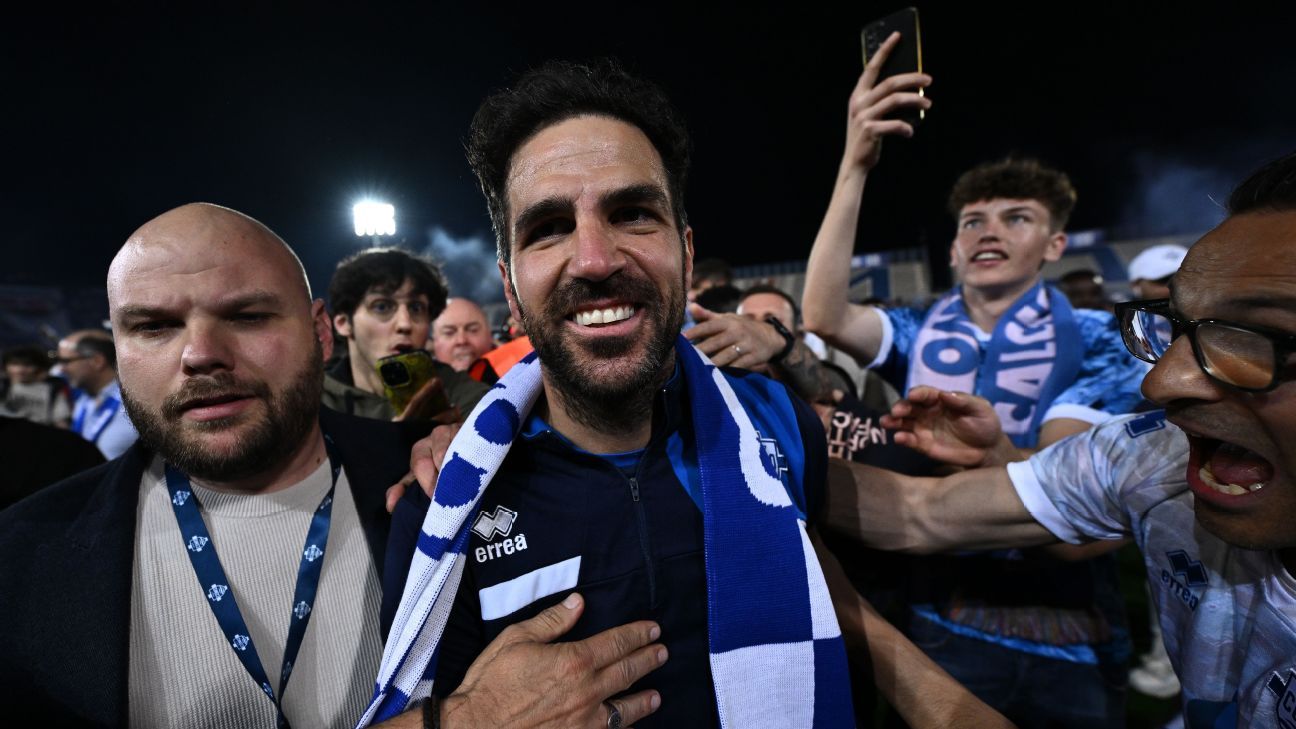 Cesc Fàbregas signs 4-year deal as Como coach in Serie A - ESPN