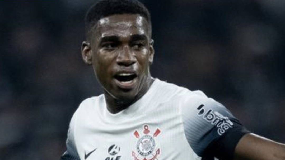 Félix Torres jugó en el triunfo de Corinthians para alejarse del ...