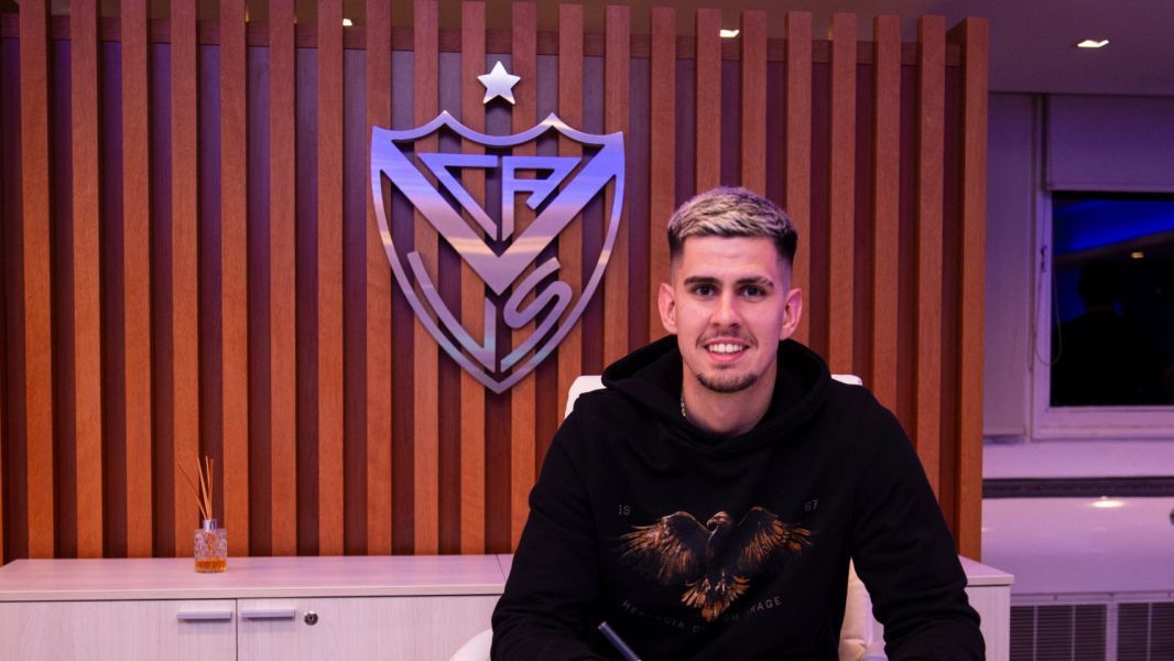 Randall Rodríguez fue presentado como nuevo jugador de Vélez Sarsfield ...