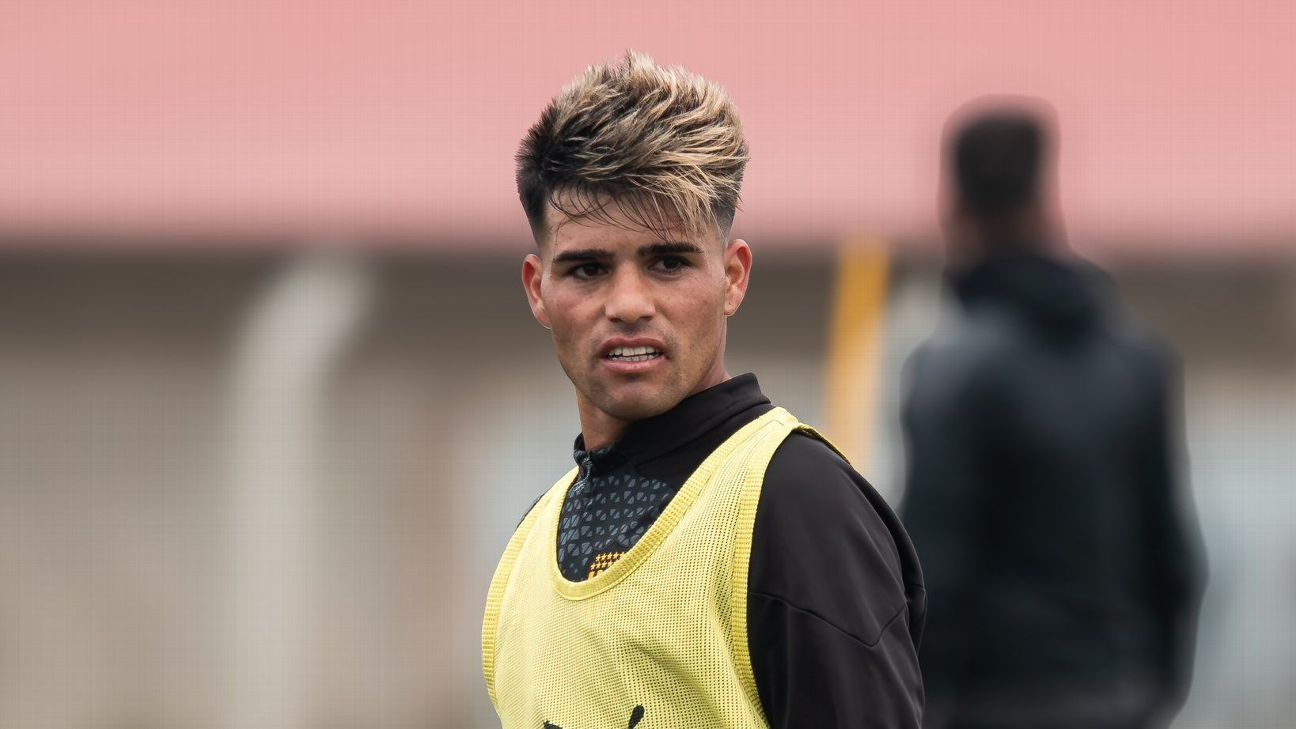 Alan Medina y su equipo con ex jugadores de Peñarol para jugar un ...