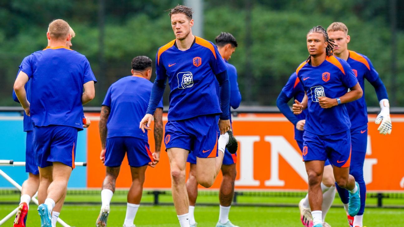 Geïrriteerde Weghorst als eerste weg na Oranje-training - ESPN