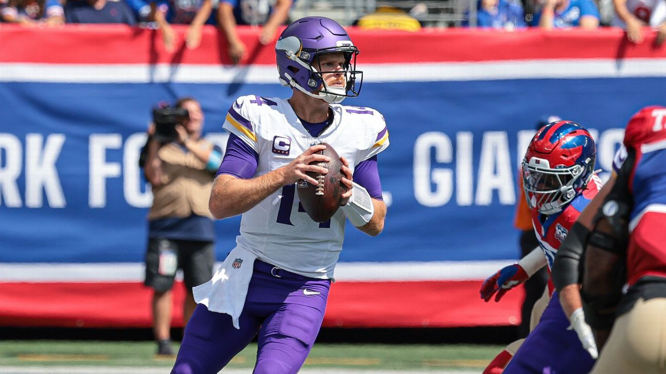 Sam Darnold connects with Justin Jefferson, enjoys Vikings debut - ESPN