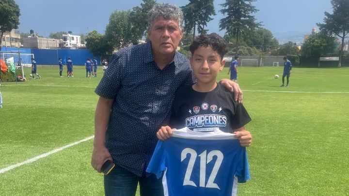 Villaluz Jr, con 'cobijo' del papá, para buscar debut con Cruz Azul - ESPN