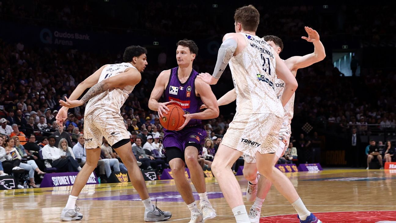 NBL: Bruce catches fire as Kings hit back - ESPN