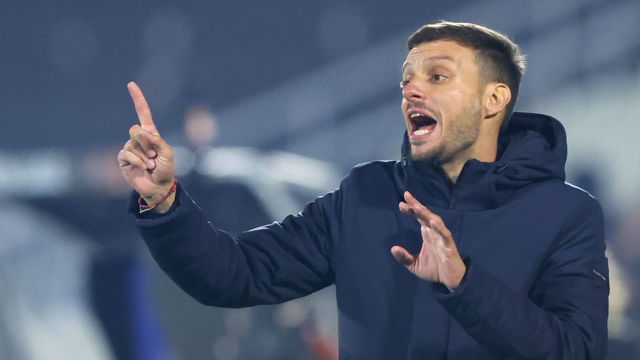 Anselmi, el técnico que apuntaba a Europa desde Independiente del Valle ...