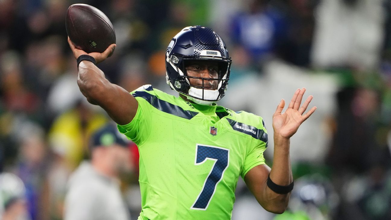 Geno Smith traded for draft pick: Grades for Seahawks, Raiders - ESPN