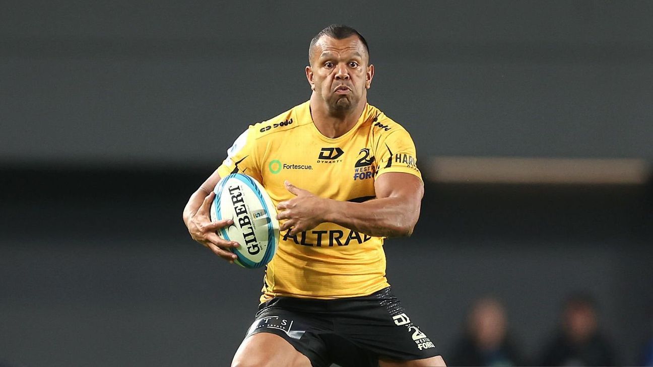 Bp sexy video open bp she possesses a significant bosom and