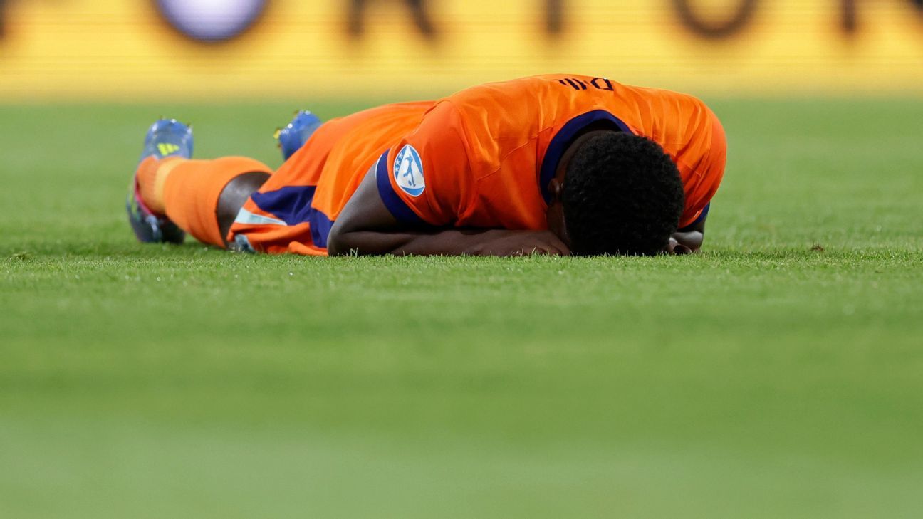 Jong Oranje op rand van EK-uitschakeling na nederlaag tegen Jong ...