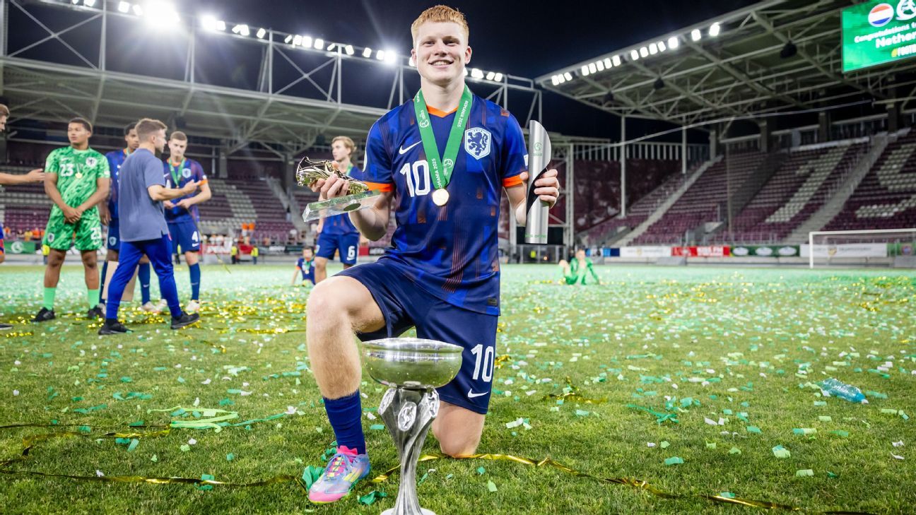 Smit uitgeroepen tot speler van het EK Onder 19: "Is een teken dat ik ...