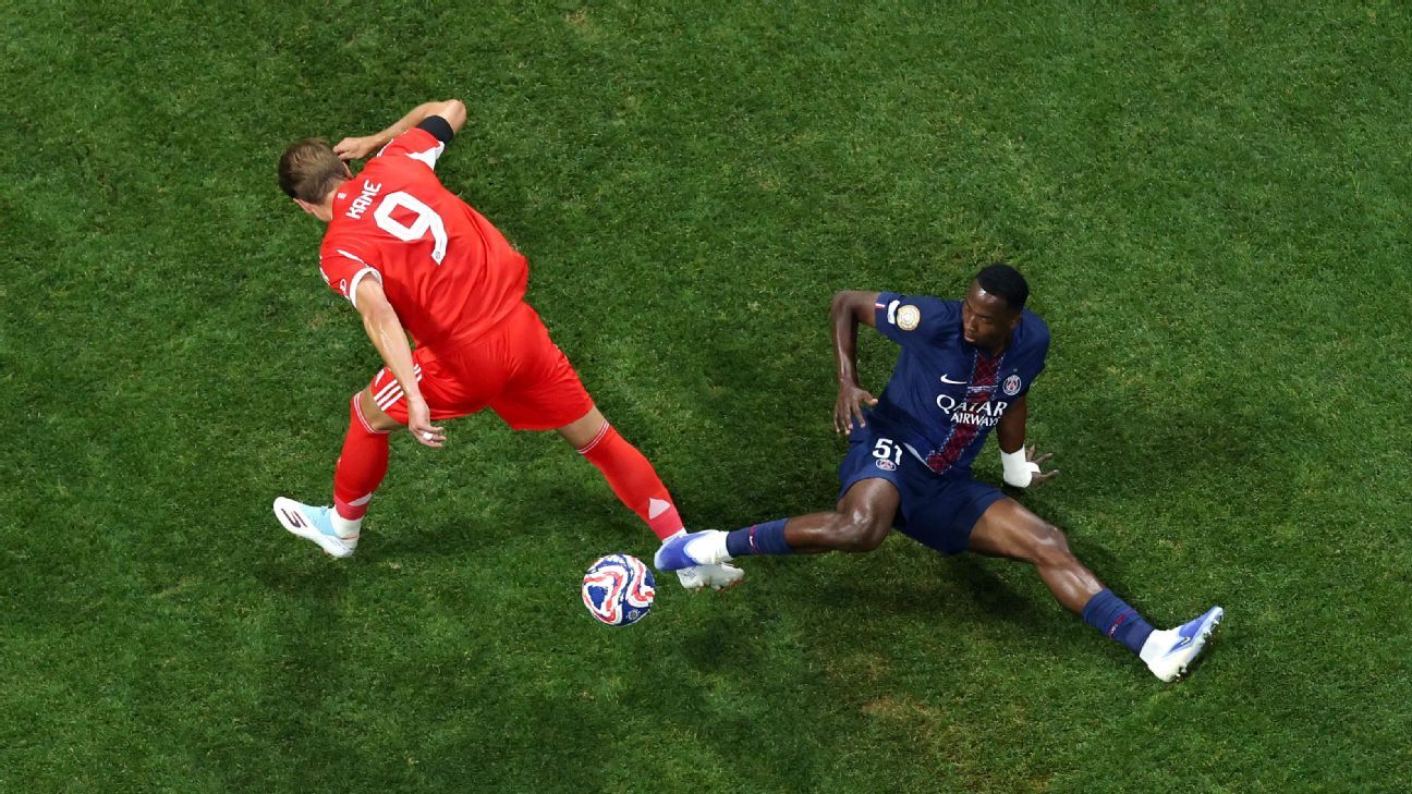 Buen partido de Willian Pacho para el PSG, pese a su expulsión ante ...